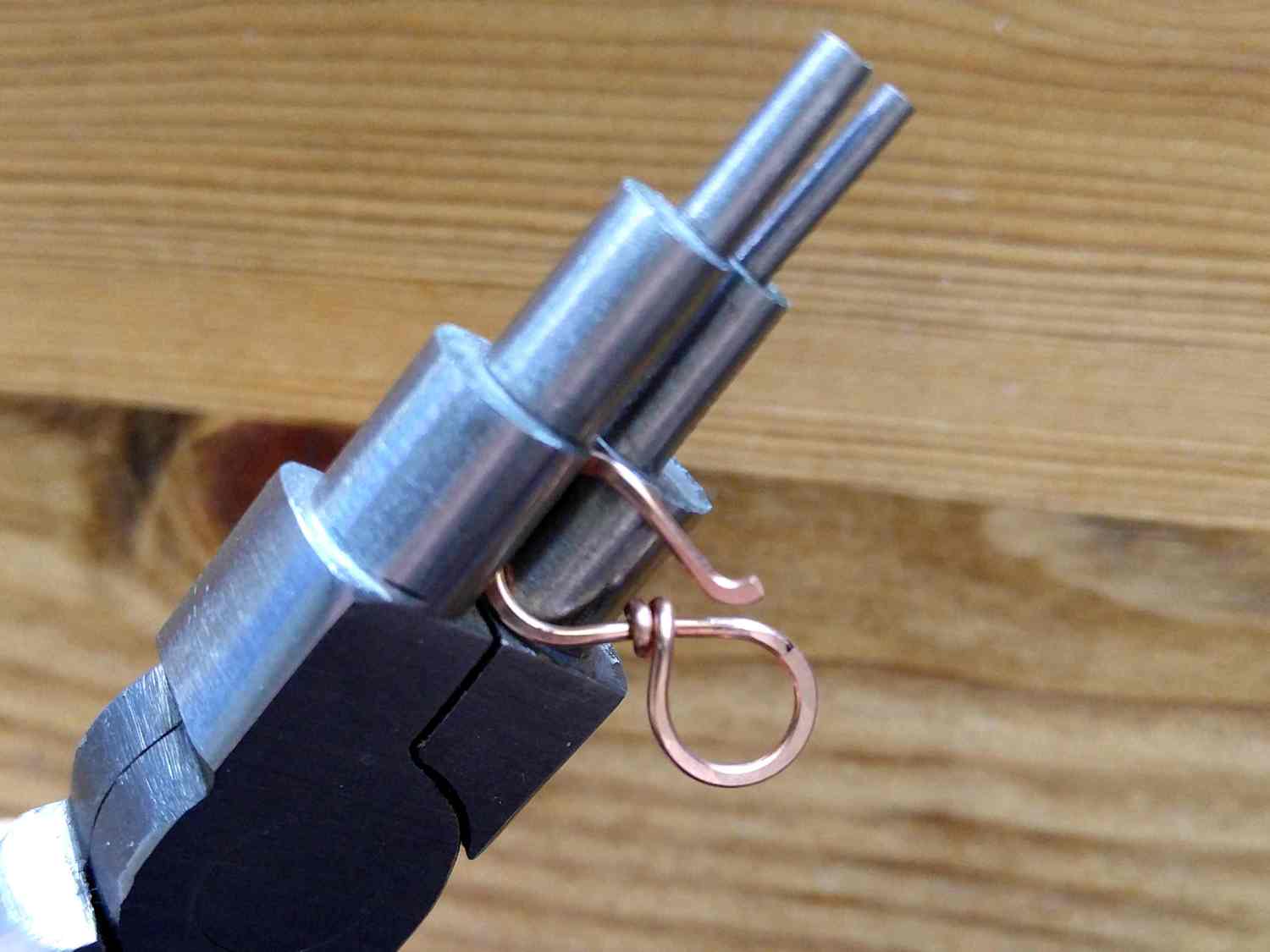 How to Make a Quick & Easy Wire Infinity Clasp - Door 44 Studios