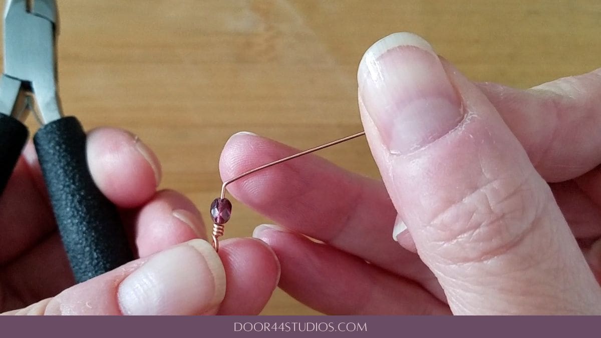 How to Make Symmetrical Wrapped Loop Connectors - Door 44 Studios