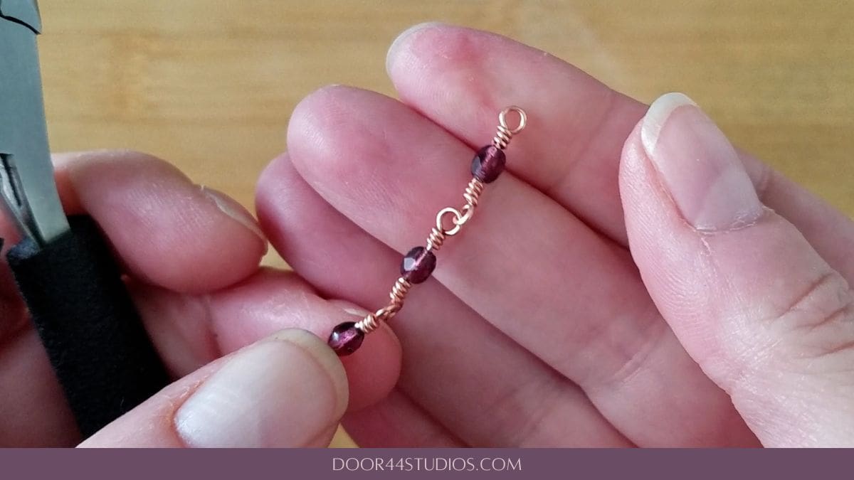 How to Make Symmetrical Wrapped Loop Connectors - Door 44 Studios